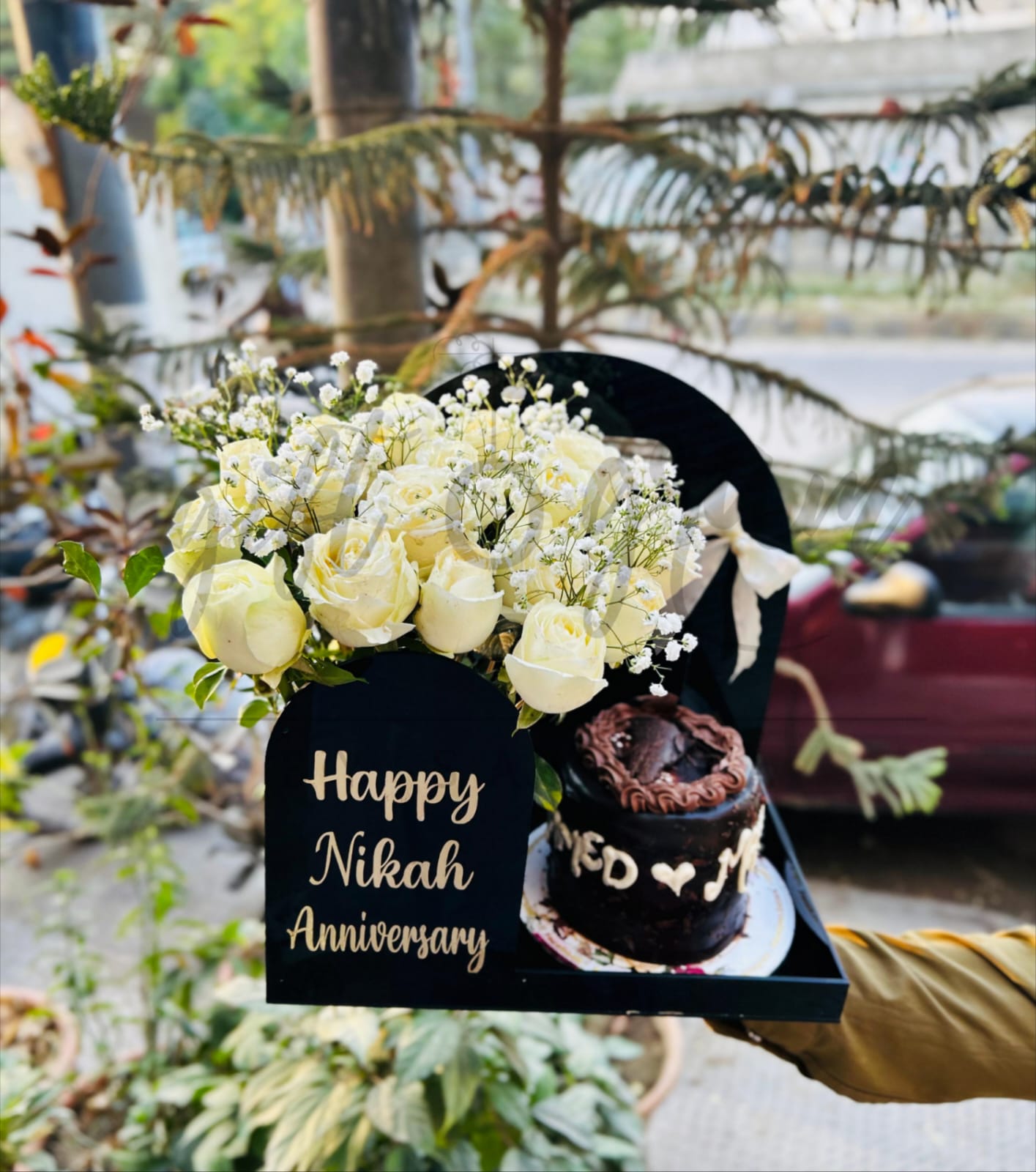 Nikah Anniversary Flower & Cake Tray in Karachi Pakistan – Giftogram By ...
